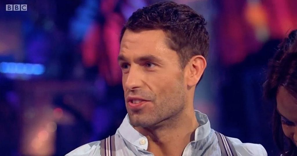 Strictly hunk Kelvin Fletcher bares almost all in…