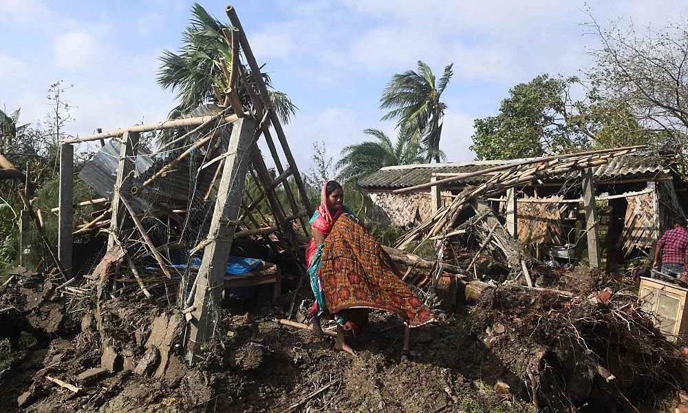 Weatherwatch: Cyclone Bulbul leaves millions displaced…