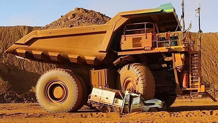 Mine worker flattens own ute with 113-tonne truck