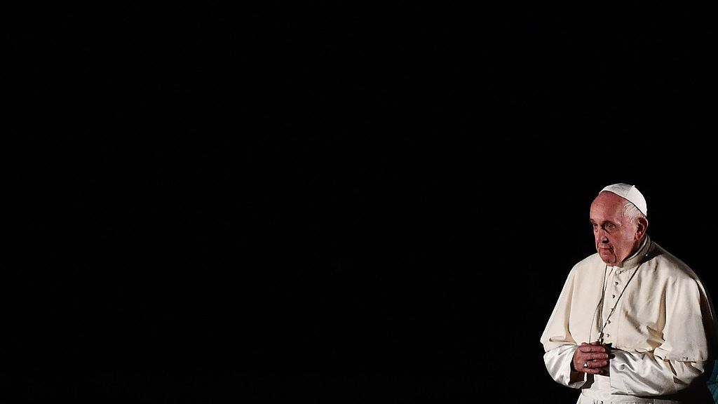 Pope Francis calls for nuclear weapons ban in…