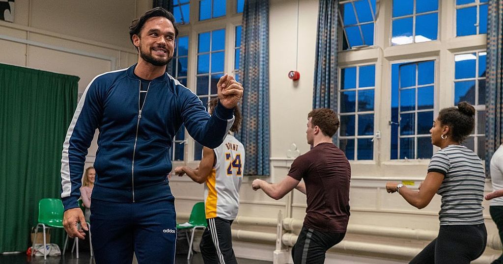 First pictures of celebrity panto cast as they arrive…