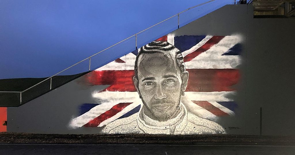Lewis Hamilton mural unveiled at Silverstone to…