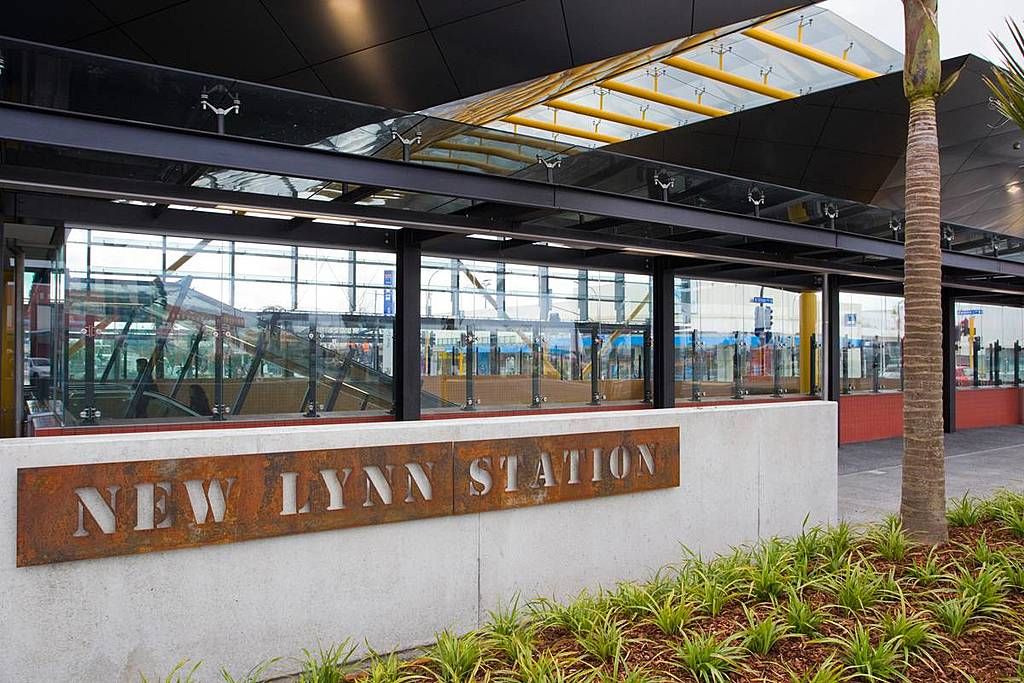 New Lynn train station evacuated, suspicious package…
