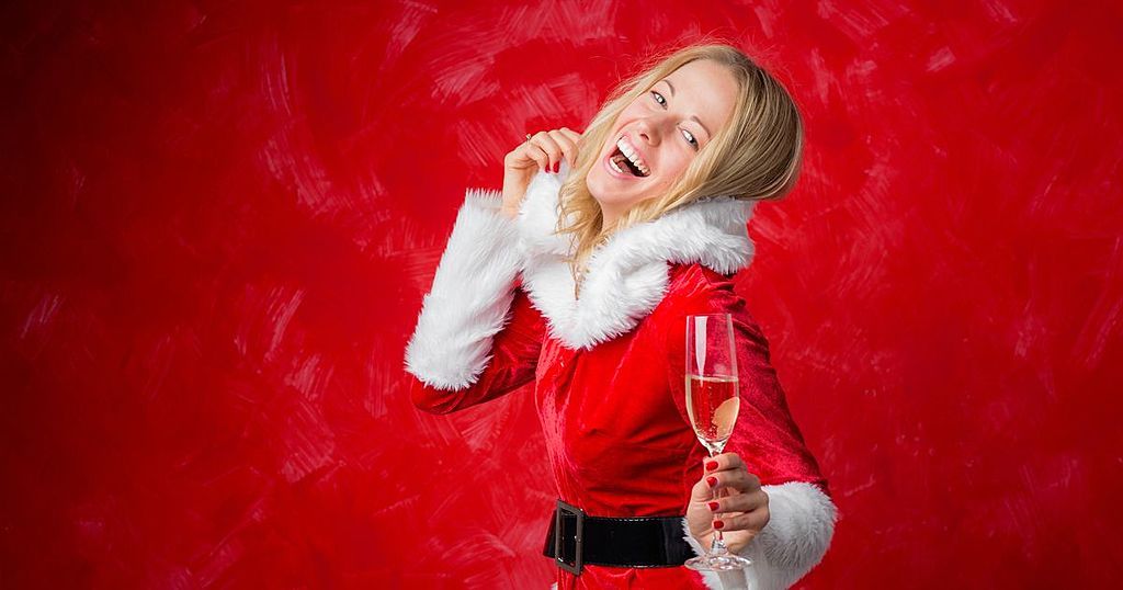 Santa belly limbo and 11 other Christmas party games…