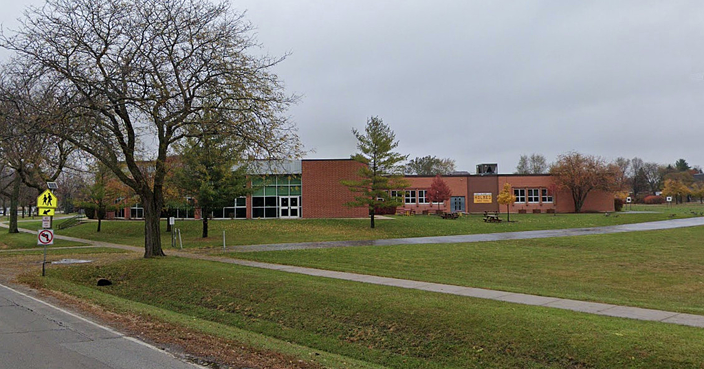 Wheeling middle school teacher arrested on child…