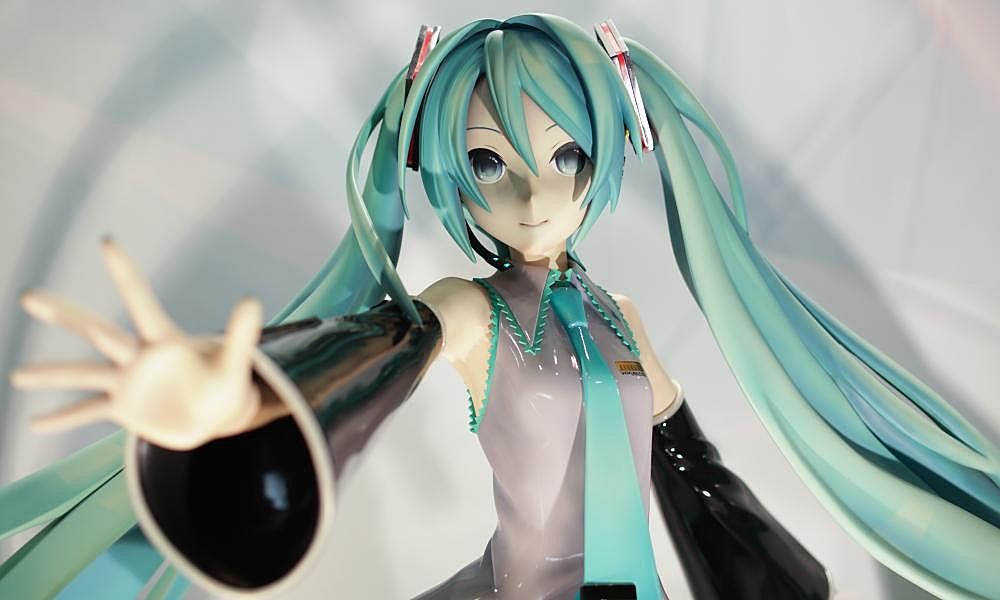 Hatsune Miku review – hologram star fires up…