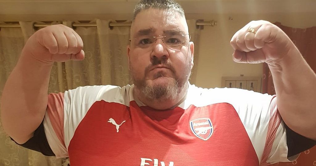 Watch as 40 stone`Big Ian' hits the gym to lose half…