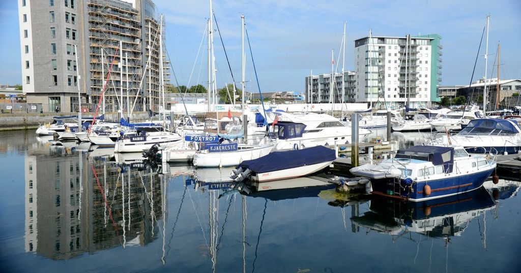 Floating event pontoons added to extensive waterfront…