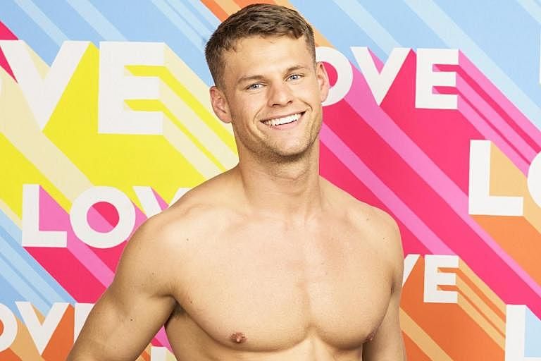 Who is Josh Kempton? Meet the Casa Amor model from…