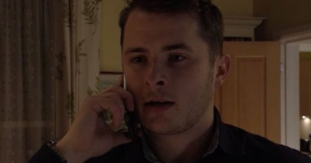 EastEnders' Tony Clay and Max Bowden tease deadly boat…