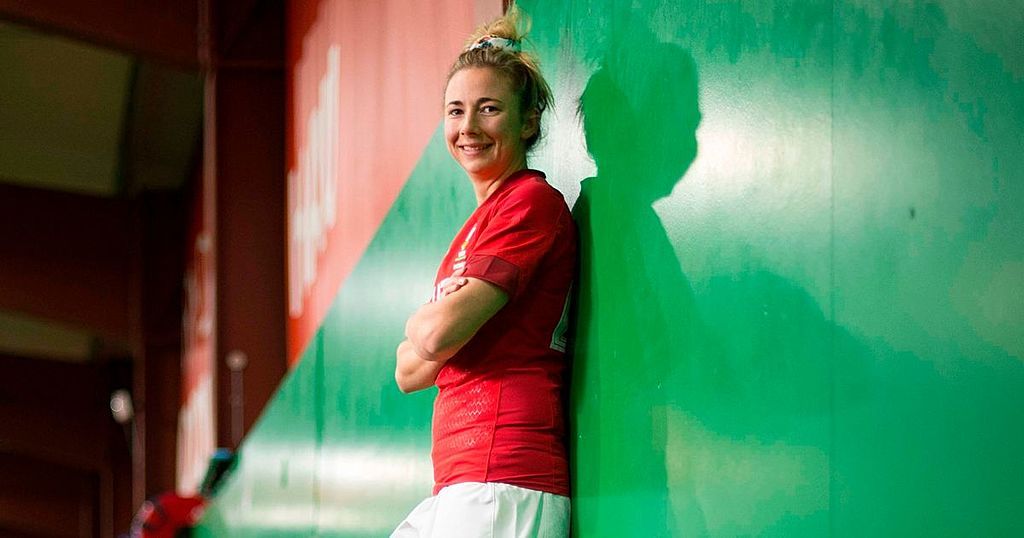Meet Elinor Snowsill, the Wales rugby player with…
