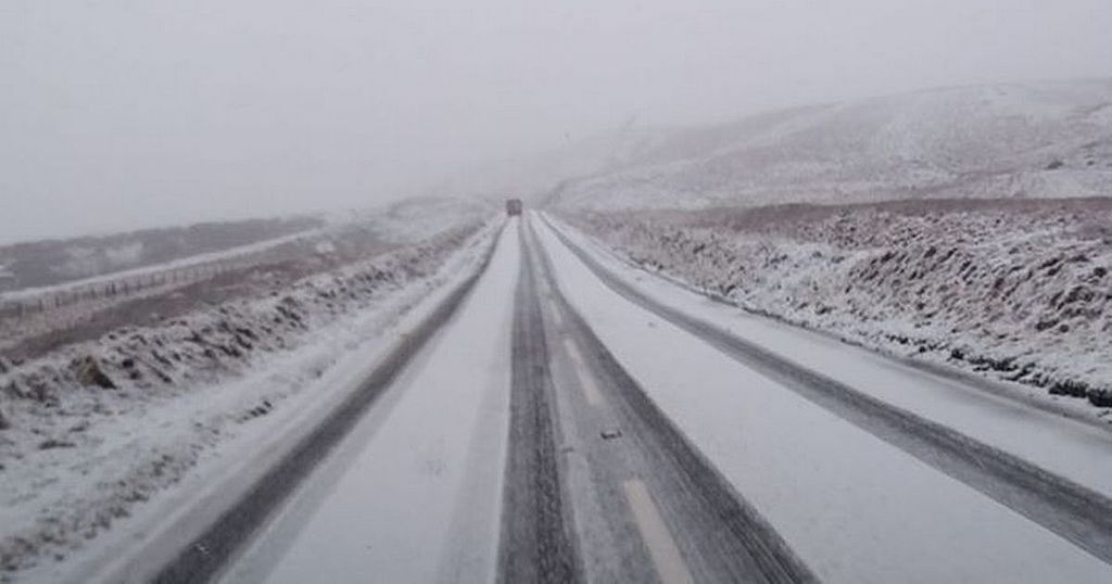The latest weather forecast as snow starts to fall…