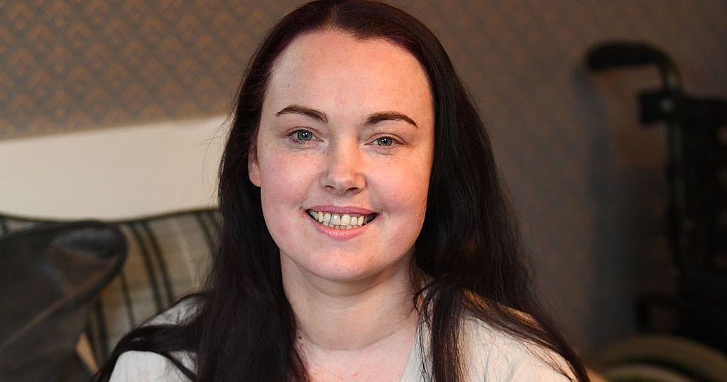 Teacher's rare disorder causes her to constantly smile…