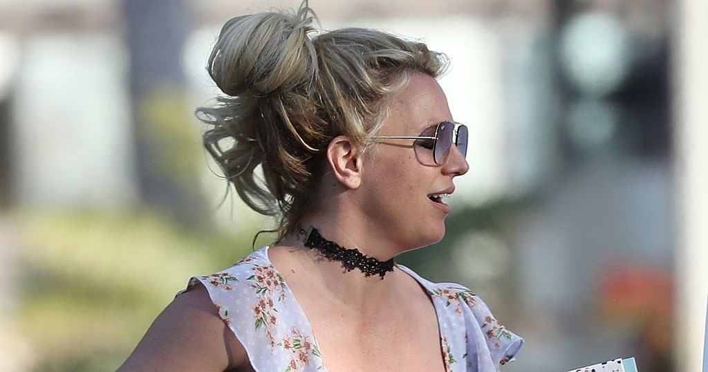 Britney Spears has huge grin on date with boyfriend…