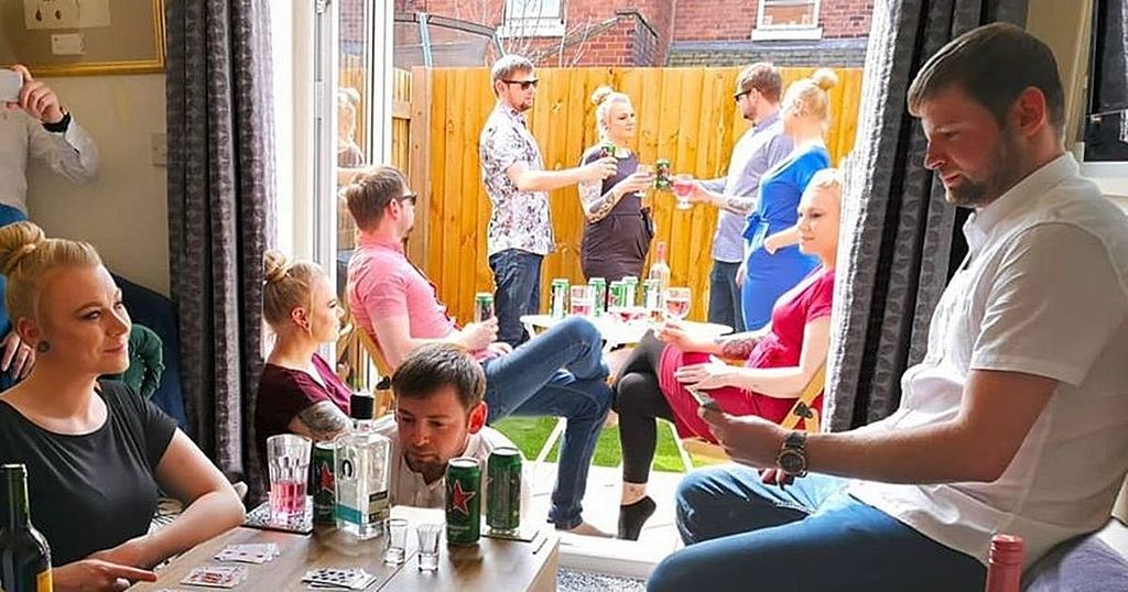 'Isolation party' picture sparks fury - until people…