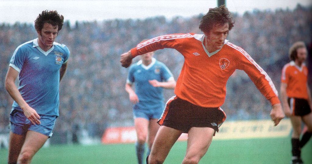 Bristol City and Leeds United mourn death of legendary…