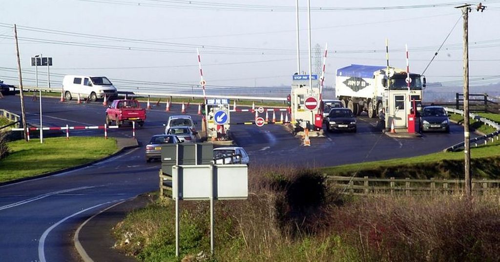 Toll bridge on Nottinghamshire border reopens with…