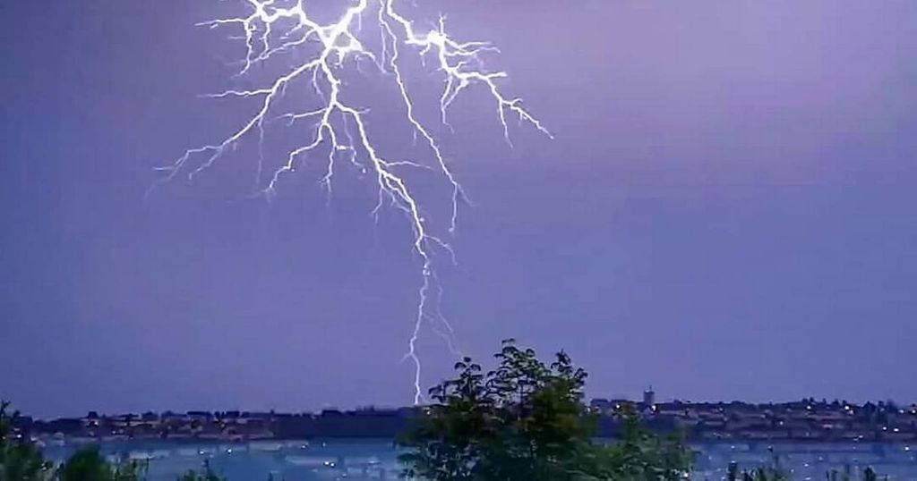The dramatic images which show how lightning lit up…