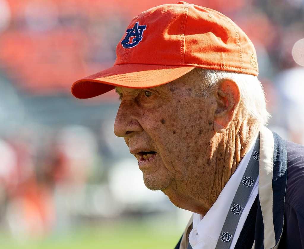 Former Auburn coach Pat Dye dead at 80