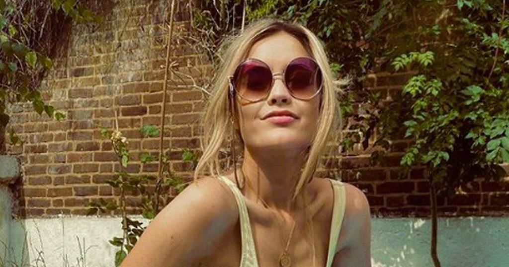 Laura Whitmore stuns in a tiny bikini as she takes a…