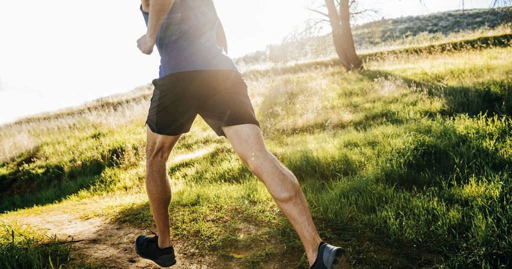 Best running clothes for men that provide optimum…