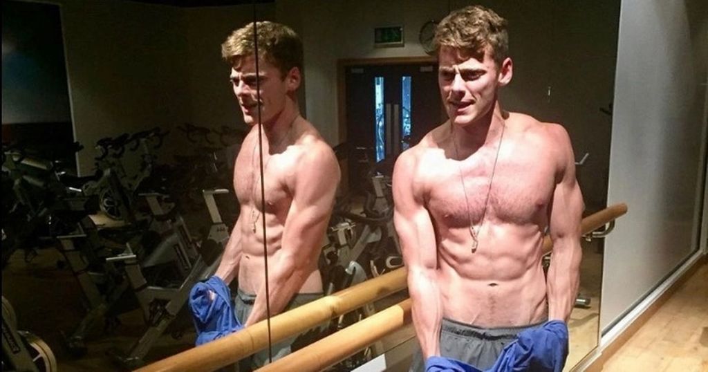 Thomas Roberts Shirtless