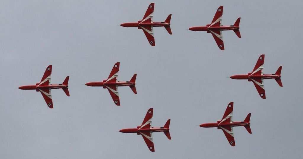Spectacular video shows iconic Red Arrows performing…