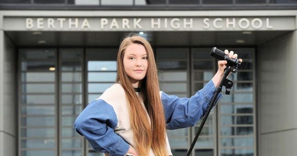 Perth teen joins Amy Winehouse’s guitarist for music…