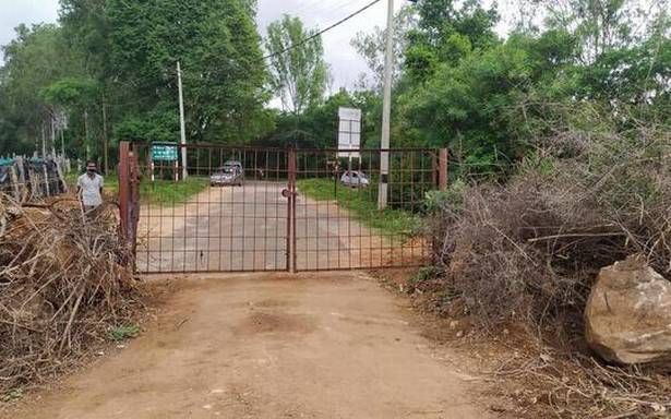 Gate installed at Tamil Nadu-Karnataka border in…
