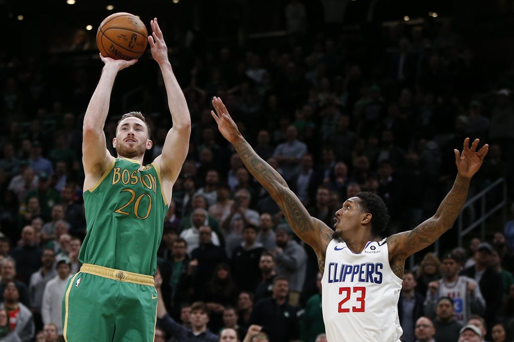 On this day: Gordon Hayward agrees to sign; Griffin,…