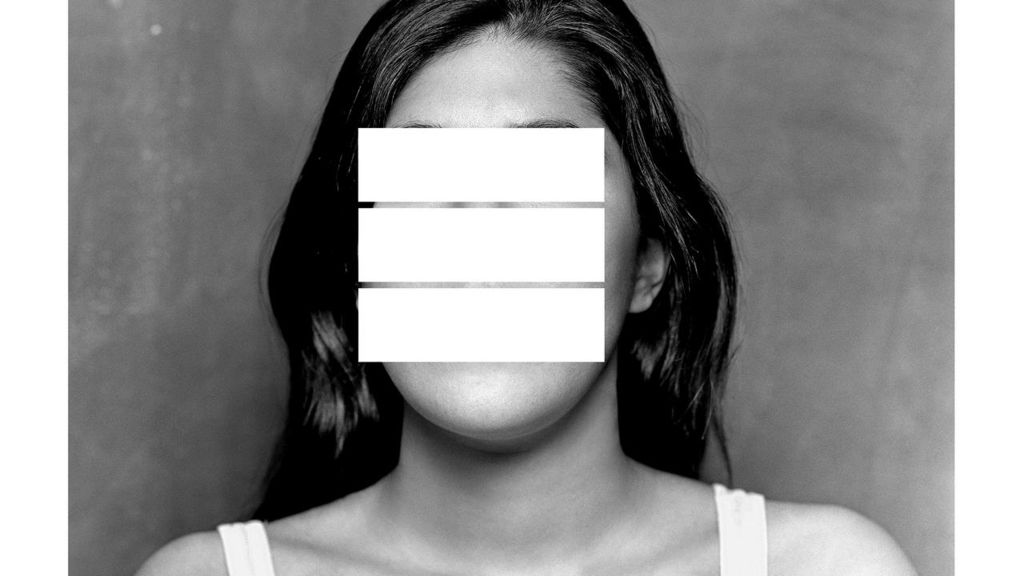 'The Y': Photographer Alba Zari seeks father's…