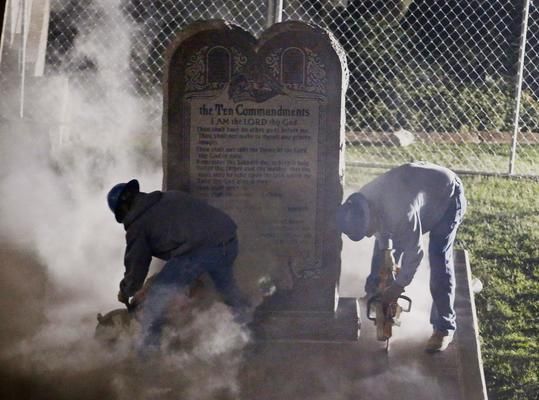 Ten Commandments: Removal of monument from Oklahoma…