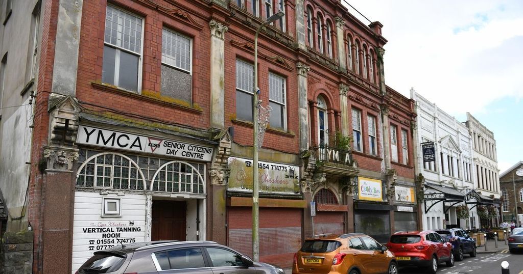 New look unveiled for well-known Llanelli town centre…