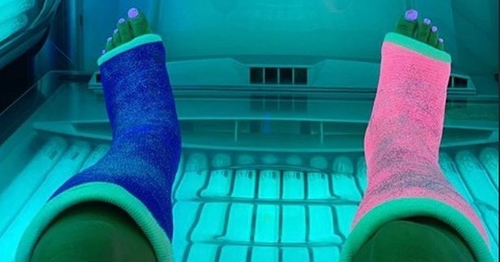 Katie Price risks extreme tan lines as she sizzles on…