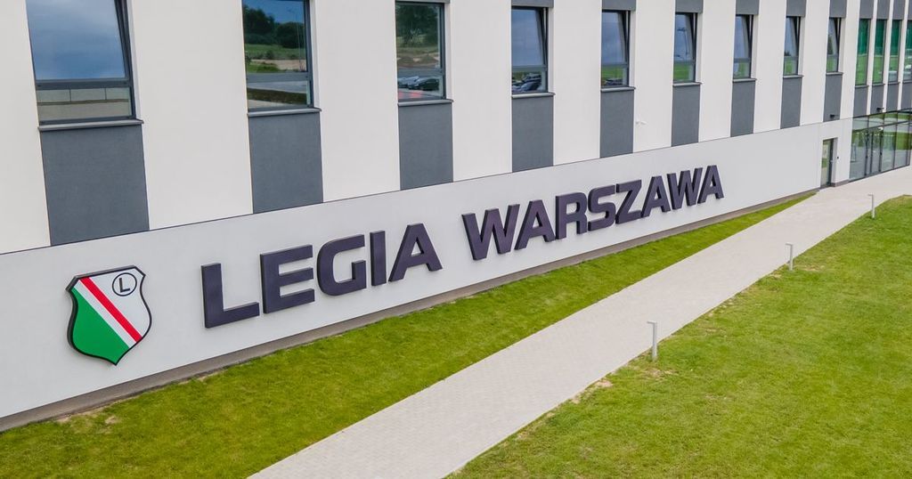 Legia Warsaw warm up for Linfield tie with Polish Cup…