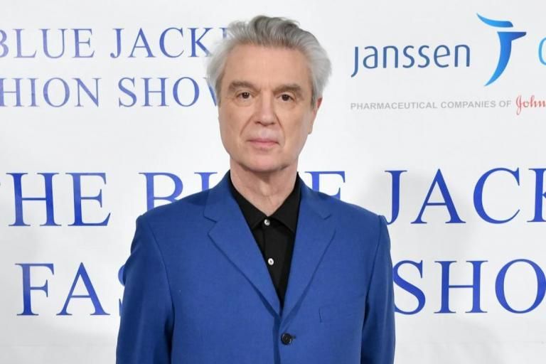 Talking Heads frontman David Byrne apologises for…